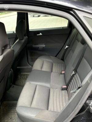 Melns Volvo S40 2008 Viļņa, ar dzinēja tilpumu 2.00 L un nobraukumu 390 tūkst. km par 1400 €, foto 14 vietnē AUTOMOTO.COM.LV
