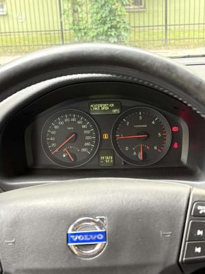 Melns Volvo S40 2008 Viļņa, ar dzinēja tilpumu 2.00 L un nobraukumu 390 tūkst. km par 1400 €, foto 17 vietnē AUTOMOTO.COM.LV