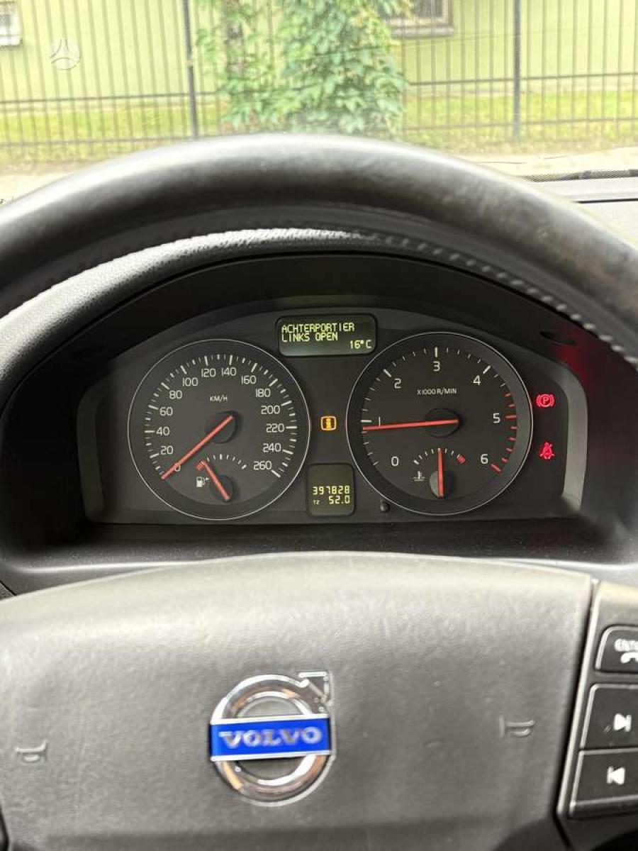 Melns Volvo S40 2008 Viļņa, ar dzinēja tilpumu 2.00 L un nobraukumu 390 tūkst. km par 1400 €, foto 17 vietnē AUTOMOTO.COM.LV
