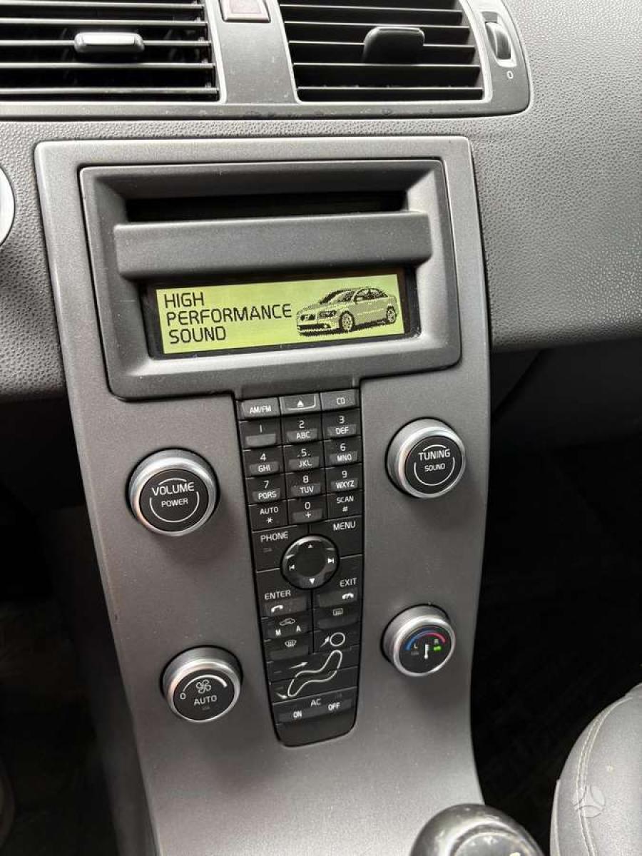 Melns Volvo S40 2008 Viļņa, ar dzinēja tilpumu 2.00 L un nobraukumu 390 tūkst. km par 1400 €, foto 18 vietnē AUTOMOTO.COM.LV