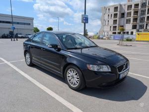 Melns Volvo S40 2008 Viļņa, ar dzinēja tilpumu 2.00 L un nobraukumu 283 tūkst. km par 1900 €, foto  vietnē AUTOMOTO.COM.LV