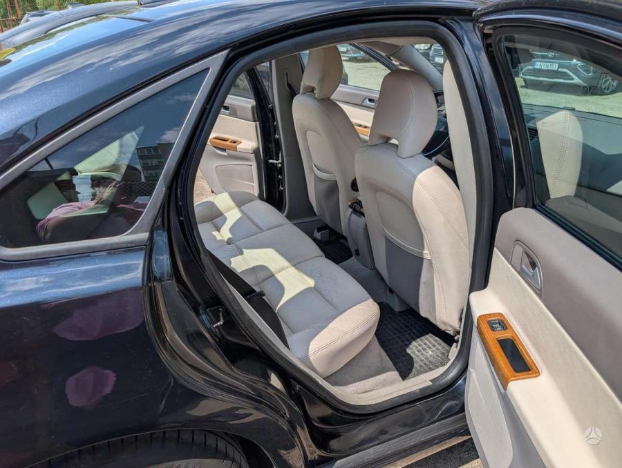 Melns Volvo S40 2008 Viļņa, ar dzinēja tilpumu 2.00 L un nobraukumu 283 tūkst. km par 1900 €, foto 11 vietnē AUTOMOTO.COM.LV