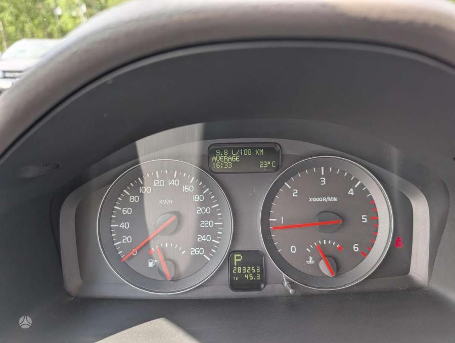 Melns Volvo S40 2008 Viļņa, ar dzinēja tilpumu 2.00 L un nobraukumu 283 tūkst. km par 1900 €, foto 12 vietnē AUTOMOTO.COM.LV
