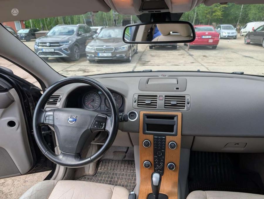 Melns Volvo S40 2008 Viļņa, ar dzinēja tilpumu 2.00 L un nobraukumu 283 tūkst. km par 1900 €, foto 15 vietnē AUTOMOTO.COM.LV
