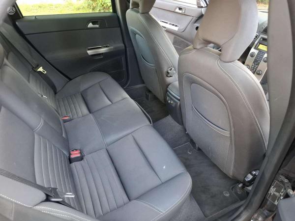 Black Volvo S40 2008 in Alytus, with an engine capacity of 2.00 L and mileage of 274 thousand km for 2000 €, photo 11 on AUTOMOTO.COM.LV