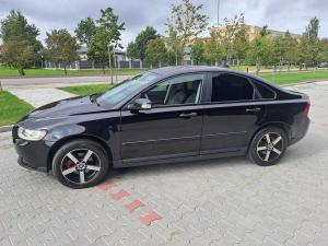 Black Volvo S40 2008 in Siauliai, with an engine capacity of 1.56 L and mileage of 235 thousand km for 3300 €, photo 9 on AUTOMOTO.COM.LV