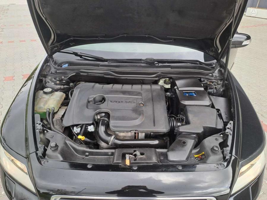 Black Volvo S40 2008 in Siauliai, with an engine capacity of 1.56 L and mileage of 235 thousand km for 3300 €, photo 16 on AUTOMOTO.COM.LV