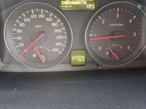 Black Volvo S40 2008 in Siauliai, with an engine capacity of 1.56 L and mileage of 235 thousand km for 3300 €, photo 18 on AUTOMOTO.COM.LV