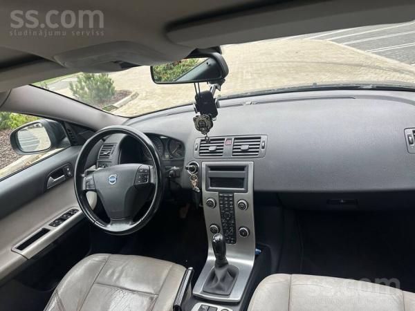 Melns Volvo S40 2009 Ventspils, ar dzinēja tilpumu 1.60 L un nobraukumu 323 tūkst. km par 2650 €, foto 5 vietnē AUTOMOTO.COM.LV