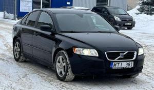 Black Volvo S40 2009 in Radviliskis, with an engine capacity of 1.56 L and mileage of 203 thousand km for 2850 €, photo 2 on AUTOMOTO.COM.LV