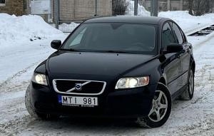 Black Volvo S40 2009 in Radviliskis, with an engine capacity of 1.56 L and mileage of 203 thousand km for 2850 €, photo 3 on AUTOMOTO.COM.LV