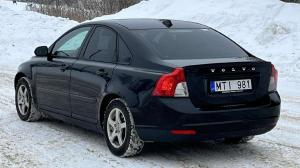 Black Volvo S40 2009 in Radviliskis, with an engine capacity of 1.56 L and mileage of 203 thousand km for 2850 €, photo 7 on AUTOMOTO.COM.LV