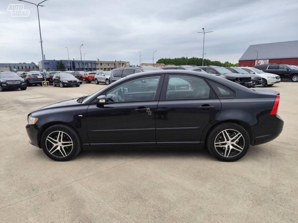 Black Volvo S40 2009 in Siauliai, with an engine capacity of 1.60 L and mileage of 260 thousand km for 3550 €, photo 8 on AUTOMOTO.COM.LV