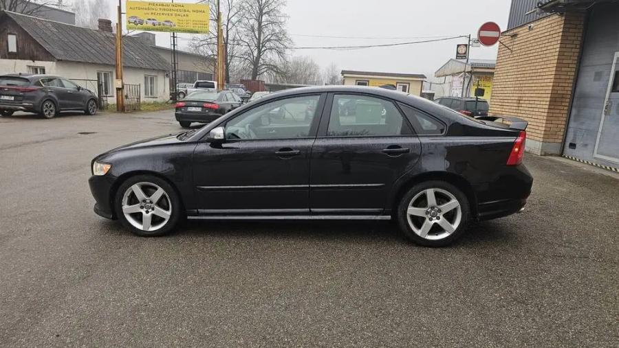 Melns Volvo S40 2009 Rīga, ar dzinēja tilpumu 2.40 L un nobraukumu 281 tūkst. km par 3950 €, foto 9 vietnē AUTOMOTO.COM.LV