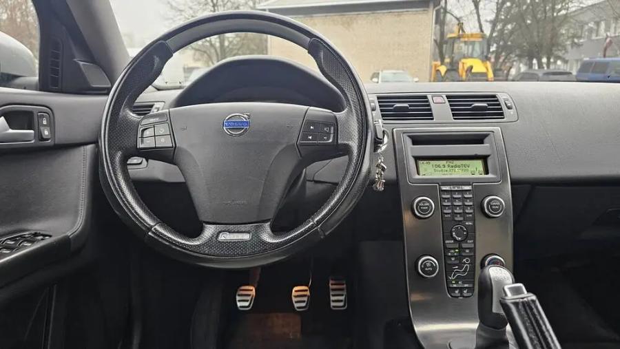 Melns Volvo S40 2009 Rīga, ar dzinēja tilpumu 2.40 L un nobraukumu 281 tūkst. km par 3950 €, foto 14 vietnē AUTOMOTO.COM.LV