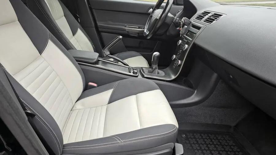 Melns Volvo S40 2009 Rīga, ar dzinēja tilpumu 2.40 L un nobraukumu 281 tūkst. km par 3950 €, foto 21 vietnē AUTOMOTO.COM.LV