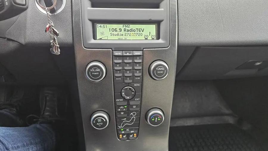 Melns Volvo S40 2009 Rīga, ar dzinēja tilpumu 2.40 L un nobraukumu 281 tūkst. km par 3950 €, foto 25 vietnē AUTOMOTO.COM.LV