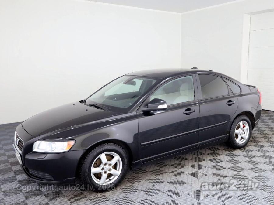 Melns Volvo S40 2010 Tallina, ar dzinēja tilpumu 1.60 L un nobraukumu 312 tūkst. km par 1999 €, foto 2 vietnē AUTOMOTO.COM.LV