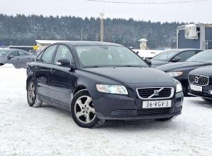 Melns Volvo S40 2010 Viļņa, ar dzinēja tilpumu 1.56 L un nobraukumu 179 tūkst. km par 2790 €, foto  vietnē AUTOMOTO.COM.LV