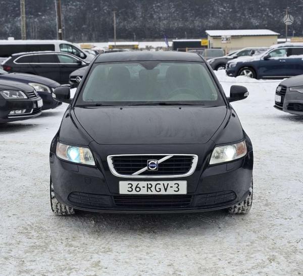 Black Volvo S40 2010 in Vilnius, with an engine capacity of 1.56 L and mileage of 179 thousand km for 2790 €, photo 5 on AUTOMOTO.COM.LV