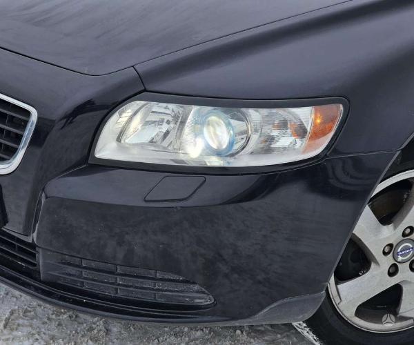 Black Volvo S40 2010 in Vilnius, with an engine capacity of 1.56 L and mileage of 179 thousand km for 2790 €, photo 7 on AUTOMOTO.COM.LV