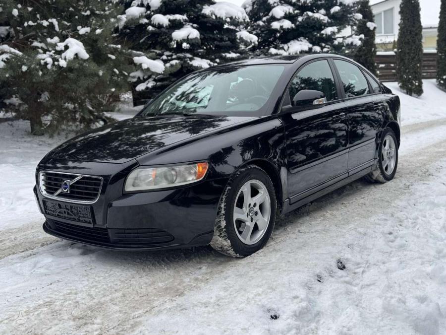 Melns Volvo S40 2010 Utena, ar dzinēja tilpumu 1.60 L un nobraukumu 269 tūkst. km par 3250 €, foto 7 vietnē AUTOMOTO.COM.LV