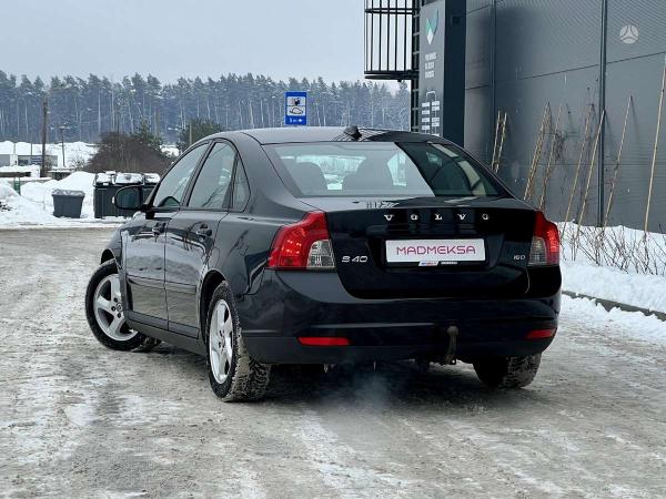 Melns Volvo S40 2010 Viļņa, ar dzinēja tilpumu 1.56 L un nobraukumu 180 tūkst. km par 2790 €, foto 2 vietnē AUTOMOTO.COM.LV