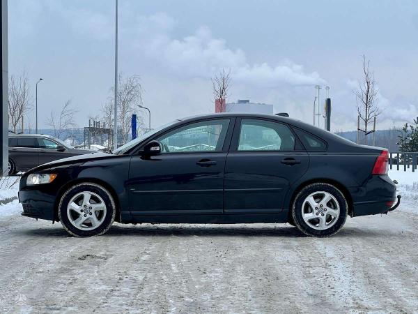 Melns Volvo S40 2010 Viļņa, ar dzinēja tilpumu 1.56 L un nobraukumu 180 tūkst. km par 2790 €, foto 5 vietnē AUTOMOTO.COM.LV