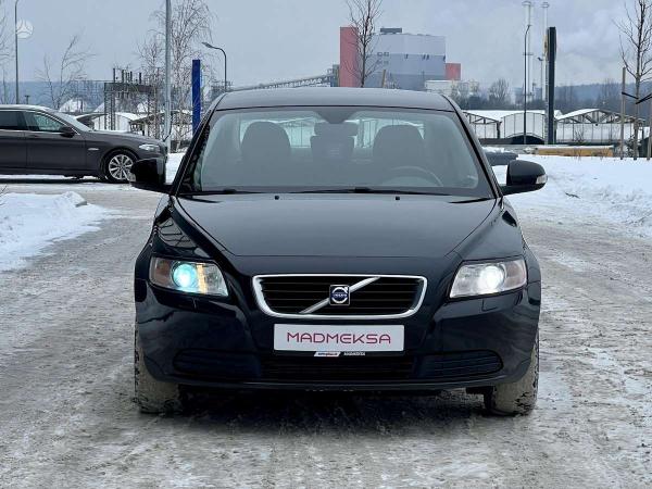 Melns Volvo S40 2010 Viļņa, ar dzinēja tilpumu 1.56 L un nobraukumu 180 tūkst. km par 2790 €, foto 7 vietnē AUTOMOTO.COM.LV