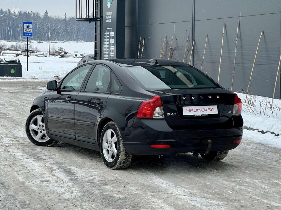 Melns Volvo S40 2010 Viļņa, ar dzinēja tilpumu 1.56 L un nobraukumu 180 tūkst. km par 2790 €, foto 14 vietnē AUTOMOTO.COM.LV