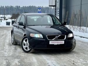 Melns Volvo S40 2010 Viļņa, ar dzinēja tilpumu 1.56 L un nobraukumu 180 tūkst. km par 2790 €, foto  vietnē AUTOMOTO.COM.LV