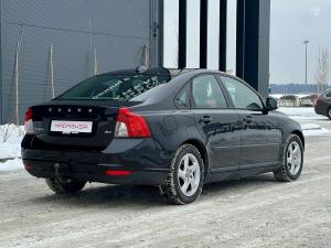 Melns Volvo S40 2010 Viļņa, ar dzinēja tilpumu 1.56 L un nobraukumu 180 tūkst. km par 2790 €, foto 12 vietnē AUTOMOTO.COM.LV