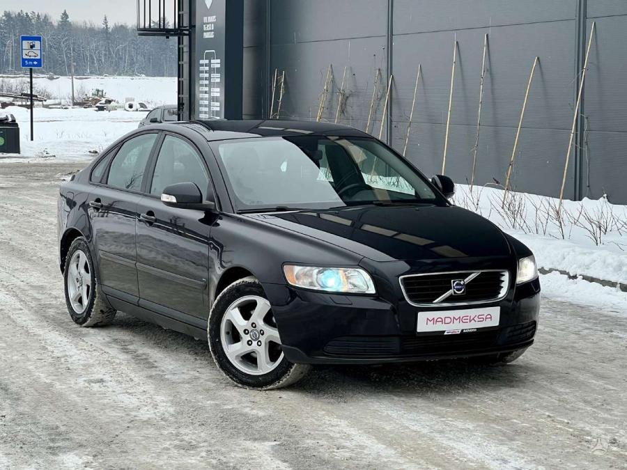 Melns Volvo S40 2010 Viļņa, ar dzinēja tilpumu 1.56 L un nobraukumu 180 tūkst. km par 2790 €, foto 13 vietnē AUTOMOTO.COM.LV