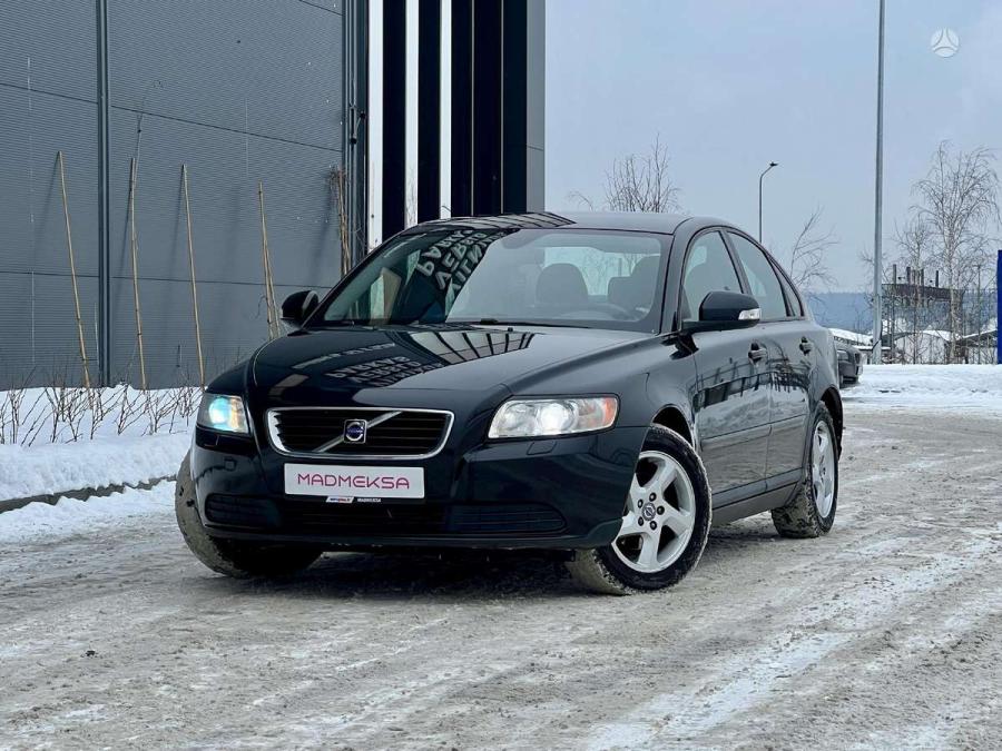 Melns Volvo S40 2010 Viļņa, ar dzinēja tilpumu 1.56 L un nobraukumu 180 tūkst. km par 2790 €, foto 15 vietnē AUTOMOTO.COM.LV