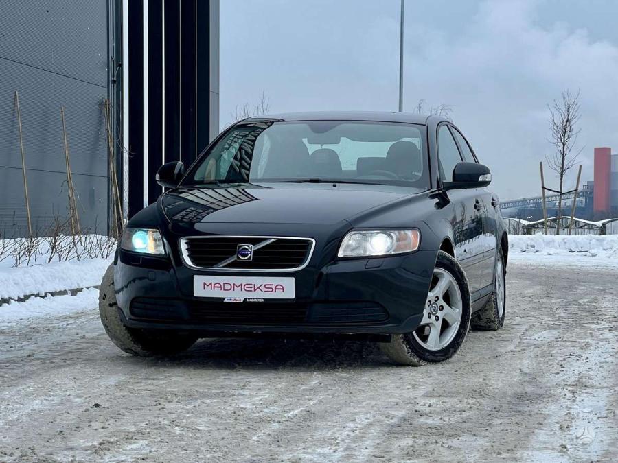 Melns Volvo S40 2010 Viļņa, ar dzinēja tilpumu 1.56 L un nobraukumu 180 tūkst. km par 2790 €, foto 19 vietnē AUTOMOTO.COM.LV