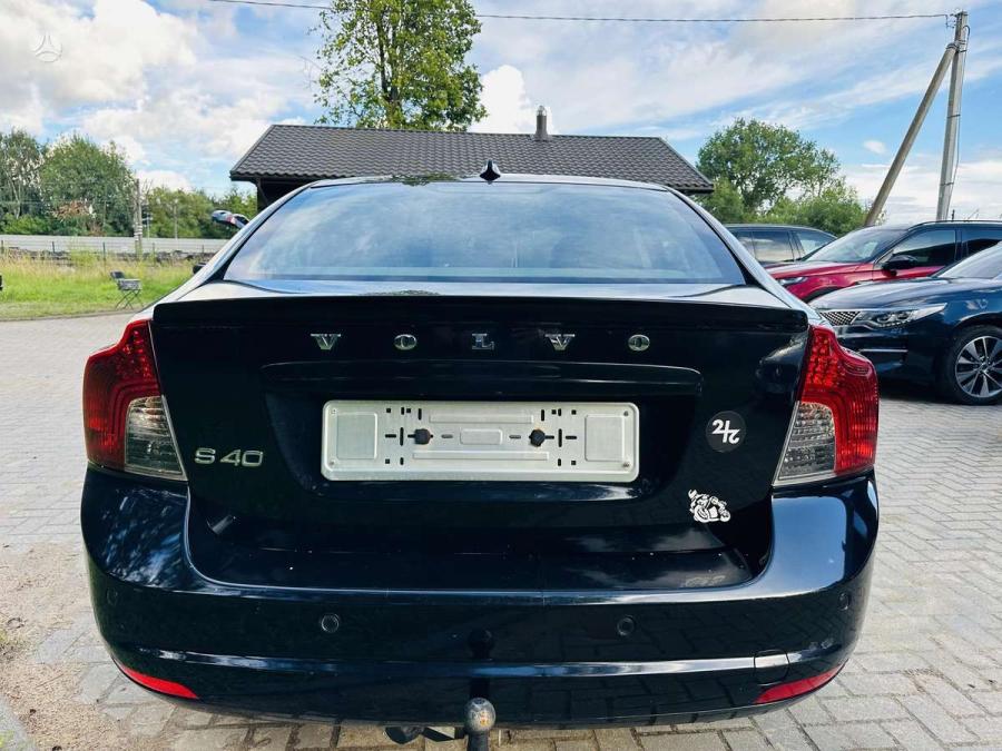 Black Volvo S40 2010 in Kaunas, with an engine capacity of 1.56 L and mileage of 303 thousand km for 3250 €, photo 6 on AUTOMOTO.COM.LV
