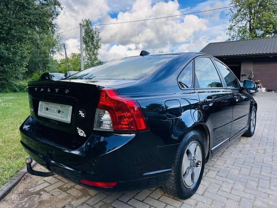 Black Volvo S40 2010 in Kaunas, with an engine capacity of 1.56 L and mileage of 303 thousand km for 3250 €, photo 7 on AUTOMOTO.COM.LV
