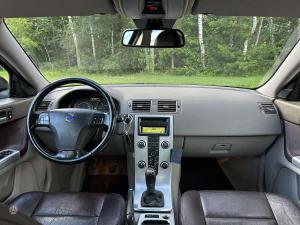 Black Volvo S40 2010 in Kaunas, with an engine capacity of 1.56 L and mileage of 303 thousand km for 3250 €, photo 16 on AUTOMOTO.COM.LV