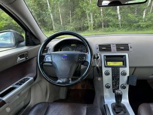 Black Volvo S40 2010 in Kaunas, with an engine capacity of 1.56 L and mileage of 303 thousand km for 3250 €, photo 17 on AUTOMOTO.COM.LV