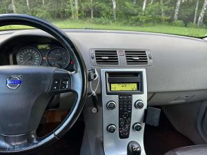 Black Volvo S40 2010 in Kaunas, with an engine capacity of 1.56 L and mileage of 303 thousand km for 3250 €, photo 19 on AUTOMOTO.COM.LV