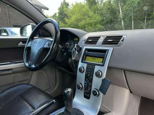Black Volvo S40 2010 in Kaunas, with an engine capacity of 1.56 L and mileage of 303 thousand km for 3250 €, photo 25 on AUTOMOTO.COM.LV