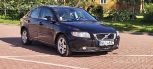 Melns Volvo S40 2010 Jēkabpils, ar dzinēja tilpumu 2.00 L un nobraukumu 235 tūkst. km par 1600 €, foto  vietnē AUTOMOTO.COM.LV