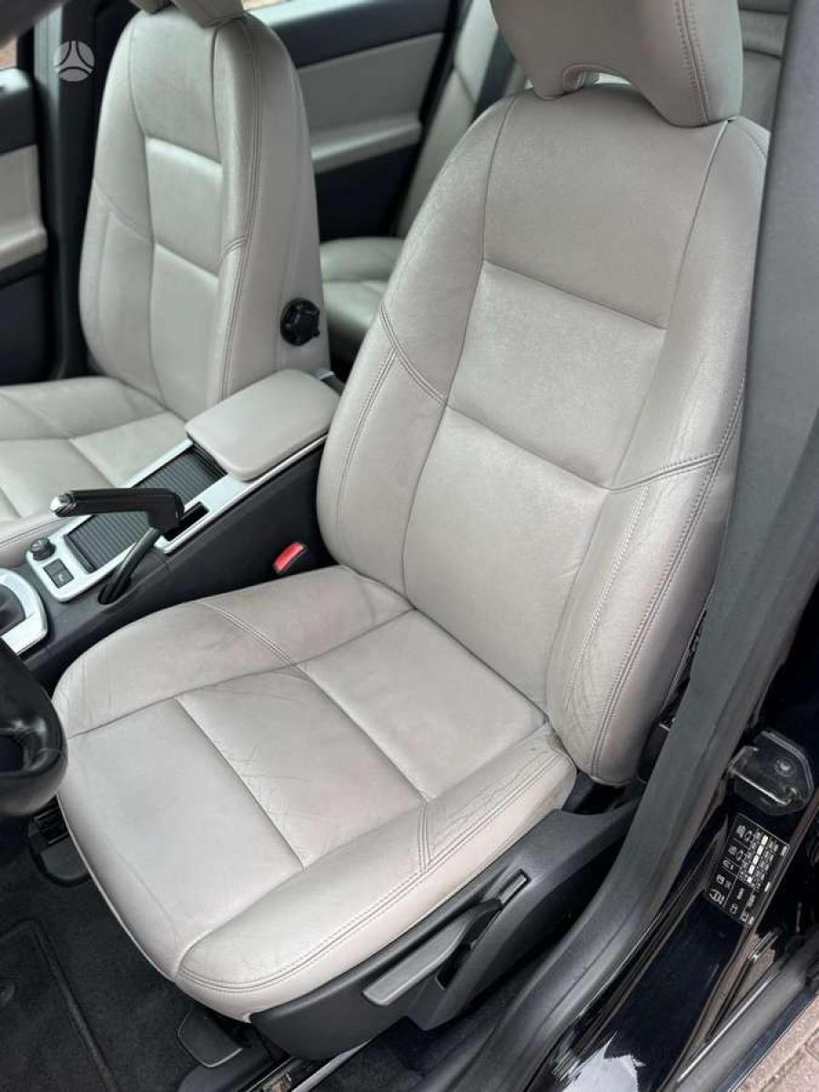 Black Volvo S40 2010 in Utena, with an engine capacity of 1.56 L and mileage of 209 thousand km for 3650 €, photo 12 on AUTOMOTO.COM.LV