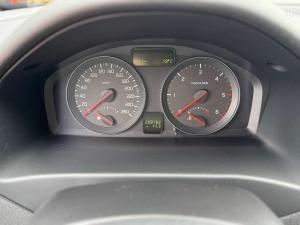 Black Volvo S40 2010 in Utena, with an engine capacity of 1.56 L and mileage of 209 thousand km for 3650 €, photo 17 on AUTOMOTO.COM.LV