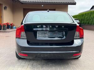 Black Volvo S40 2010 in Utena, with an engine capacity of 1.56 L and mileage of 209 thousand km for 3599 €, photo 9 on AUTOMOTO.COM.LV