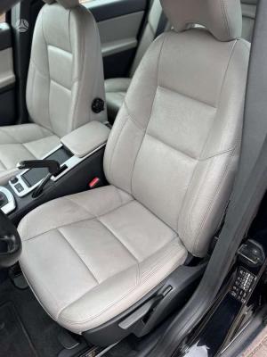 Black Volvo S40 2010 in Utena, with an engine capacity of 1.56 L and mileage of 209 thousand km for 3599 €, photo 17 on AUTOMOTO.COM.LV