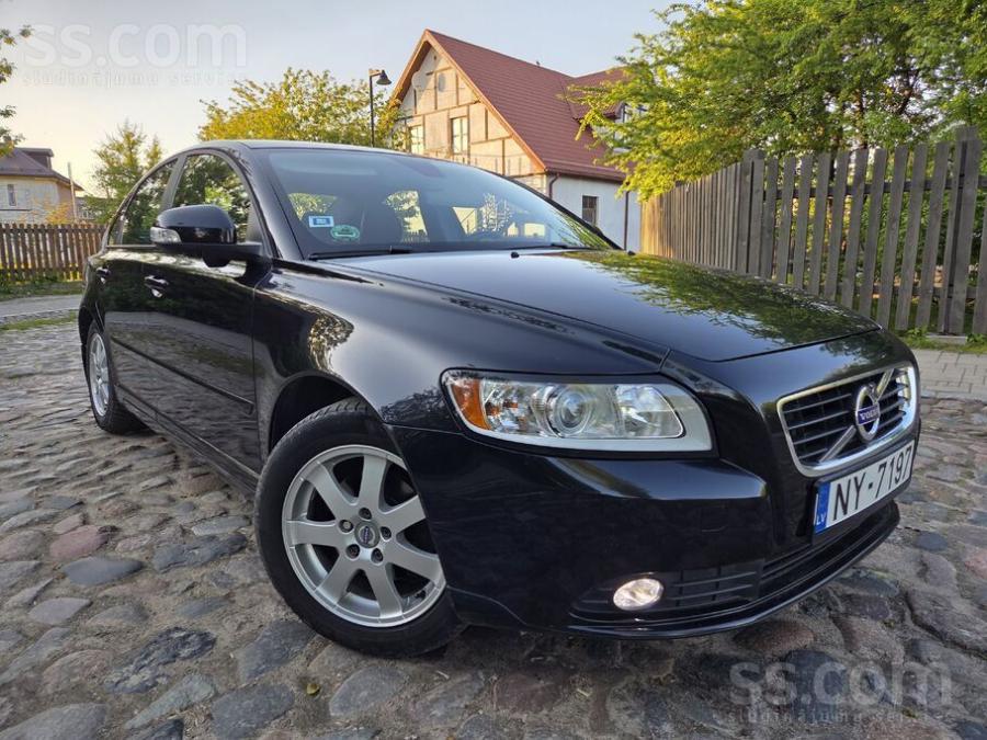 Black Volvo S40 2011 in Jelgava, with an engine capacity of 1.60 L and mileage of 0 thousand km for 5500 €, photo 3 on AUTOMOTO.COM.LV