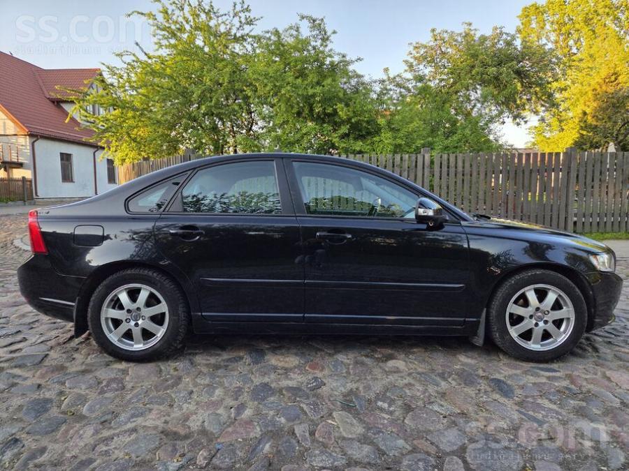 Black Volvo S40 2011 in Jelgava, with an engine capacity of 1.60 L and mileage of 0 thousand km for 5500 €, photo 7 on AUTOMOTO.COM.LV