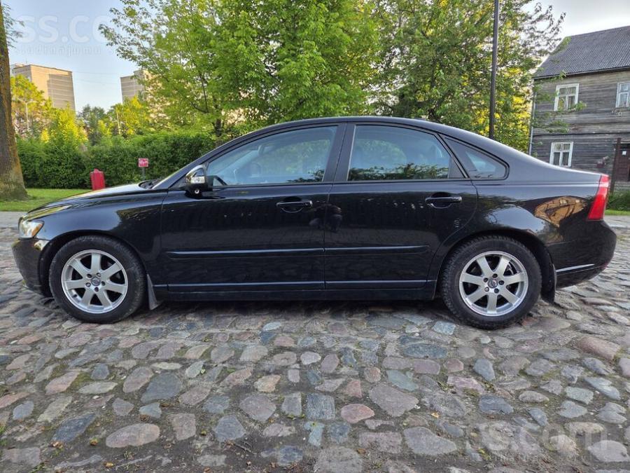 Black Volvo S40 2011 in Jelgava, with an engine capacity of 1.60 L and mileage of 0 thousand km for 5500 €, photo 8 on AUTOMOTO.COM.LV