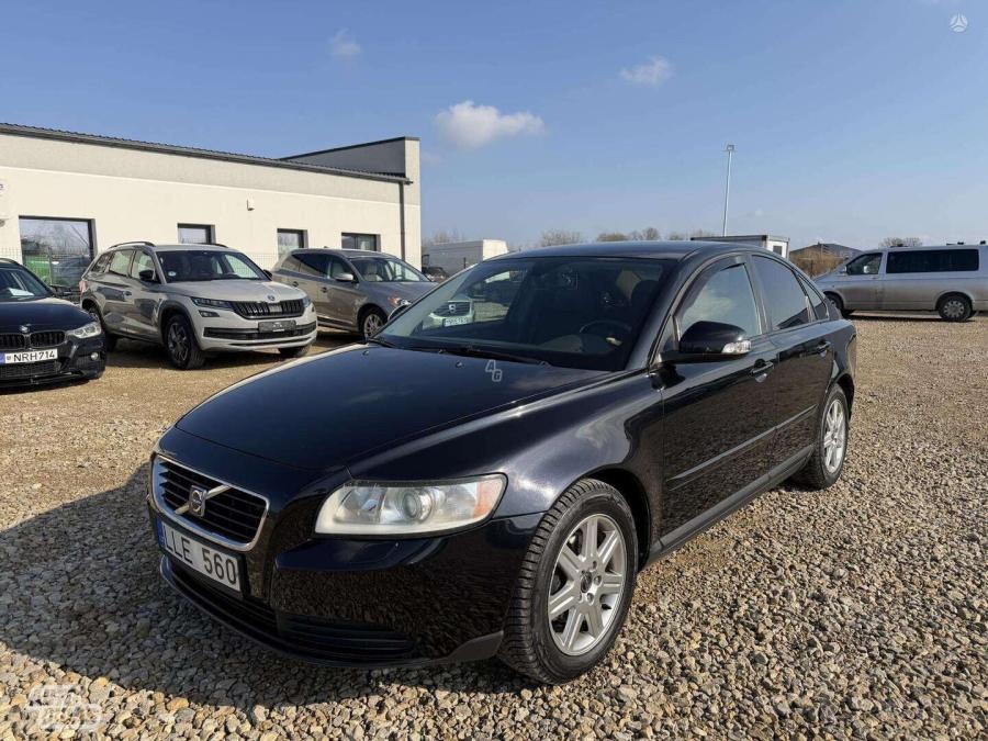 Melns Volvo S40 2011 Šauļi, ar dzinēja tilpumu 1.60 L un nobraukumu 222 tūkst. km par 3900 €, foto 1 vietnē AUTOMOTO.COM.LV